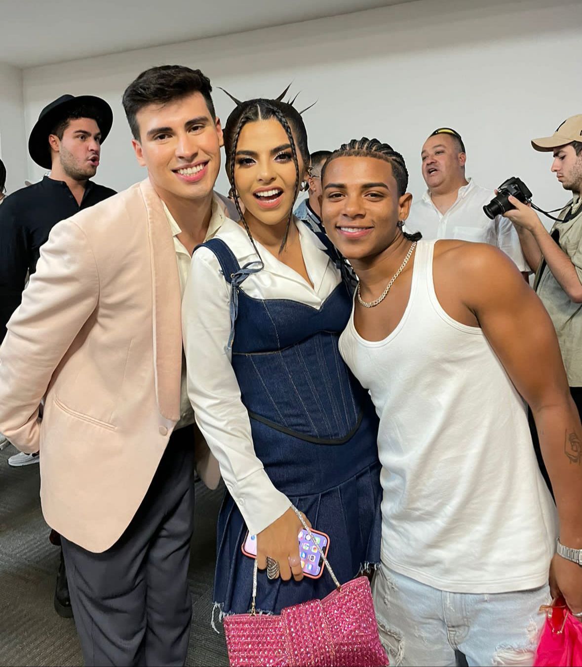 EMMA GUERRERO BRILLA EN COLOMBIA COMO PRESENTANDORA EN LOS “PREMIOS ...