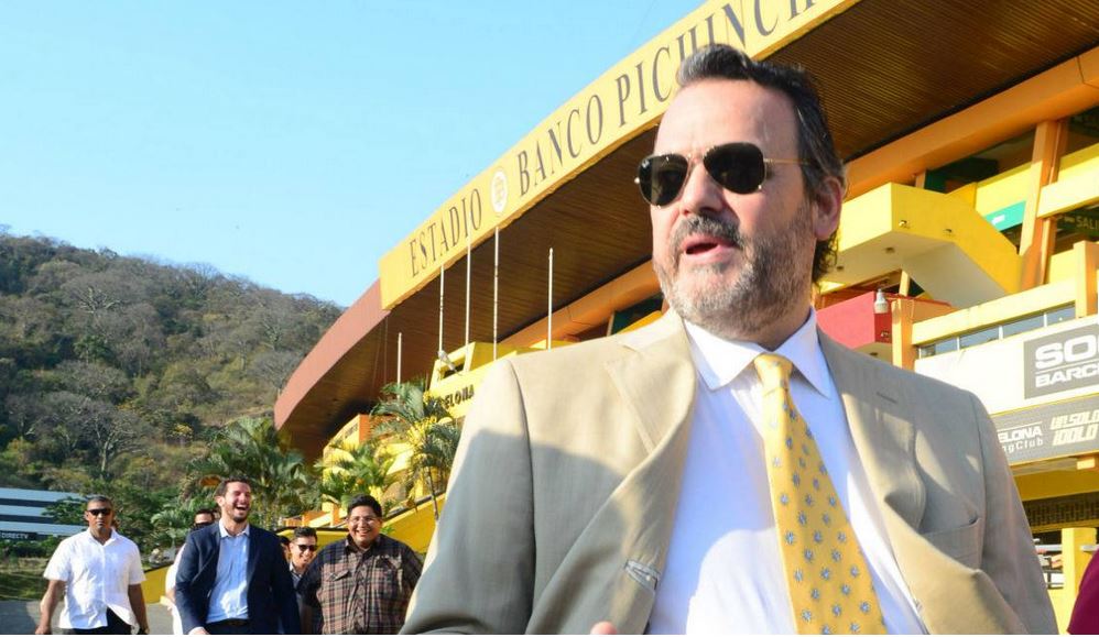 Luis Noboa contempla la idea de buscar la presidencia de Barcelona ... Luis Noboa contempla la idea de buscar la presidencia de Barcelona ...