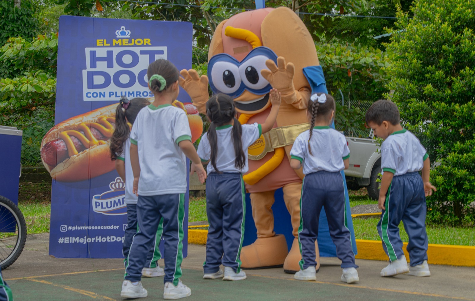 Solidaridad en acción: Plumrose de Pronaca entrega hot dogs para ...